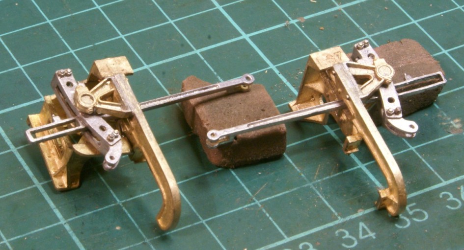 Expansion link and motion bracket - Cherry Clan